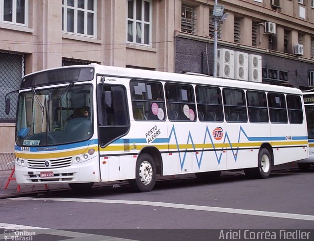 Restinga Transportes Coletivos 2444 em Porto Alegre por Ariel Corrêa ...